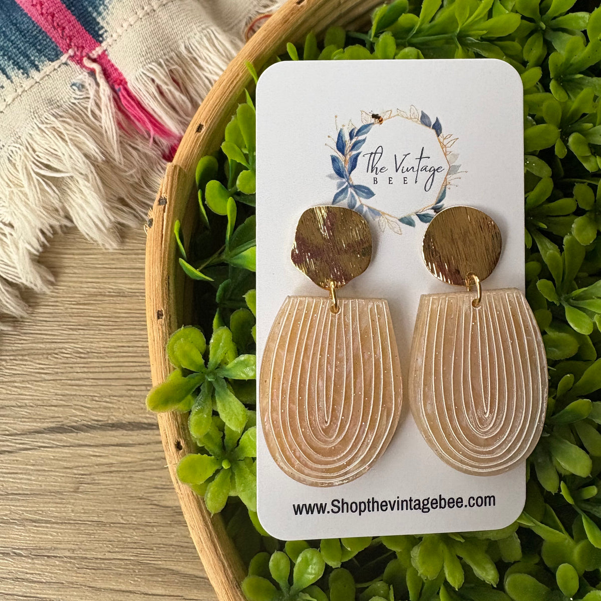 Shelly Drops – The Vintage Bee